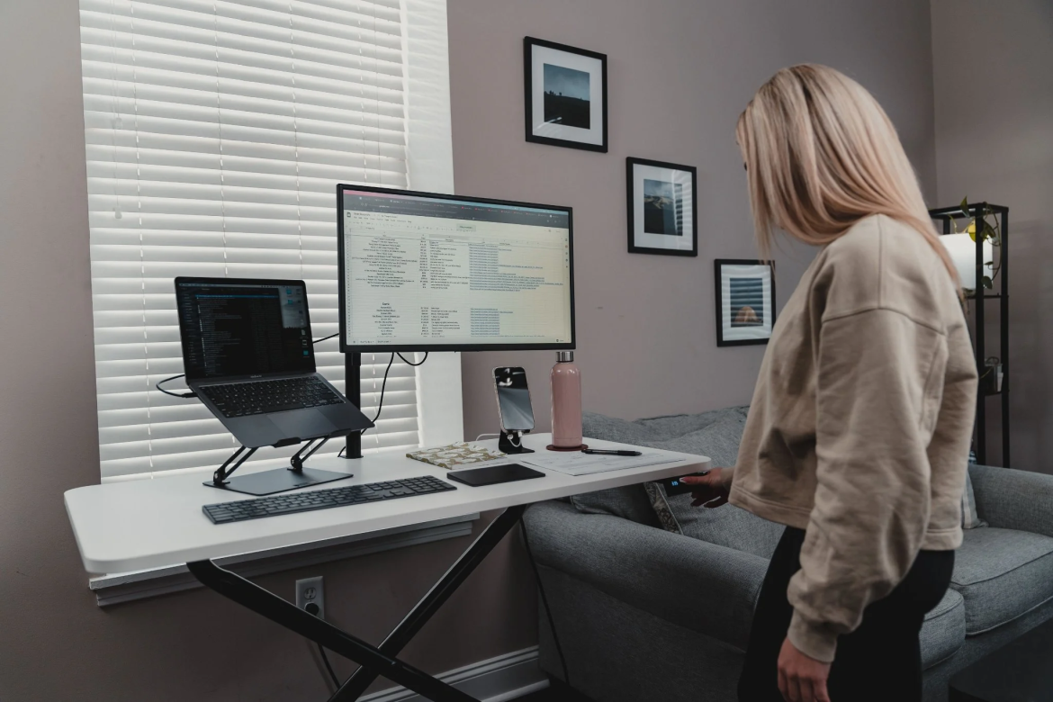 Common Setup Errors With Sit-to-Stand Desks and How to Fix Them | Desk ...